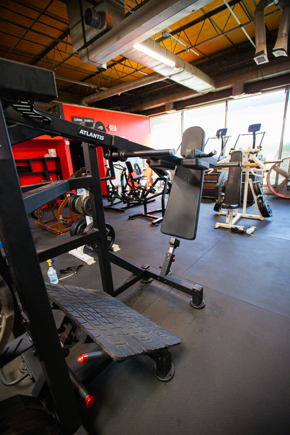 Atlantis Pendulum Squat - Iron Mine Chicago | Chicago Bodybuilding Gym